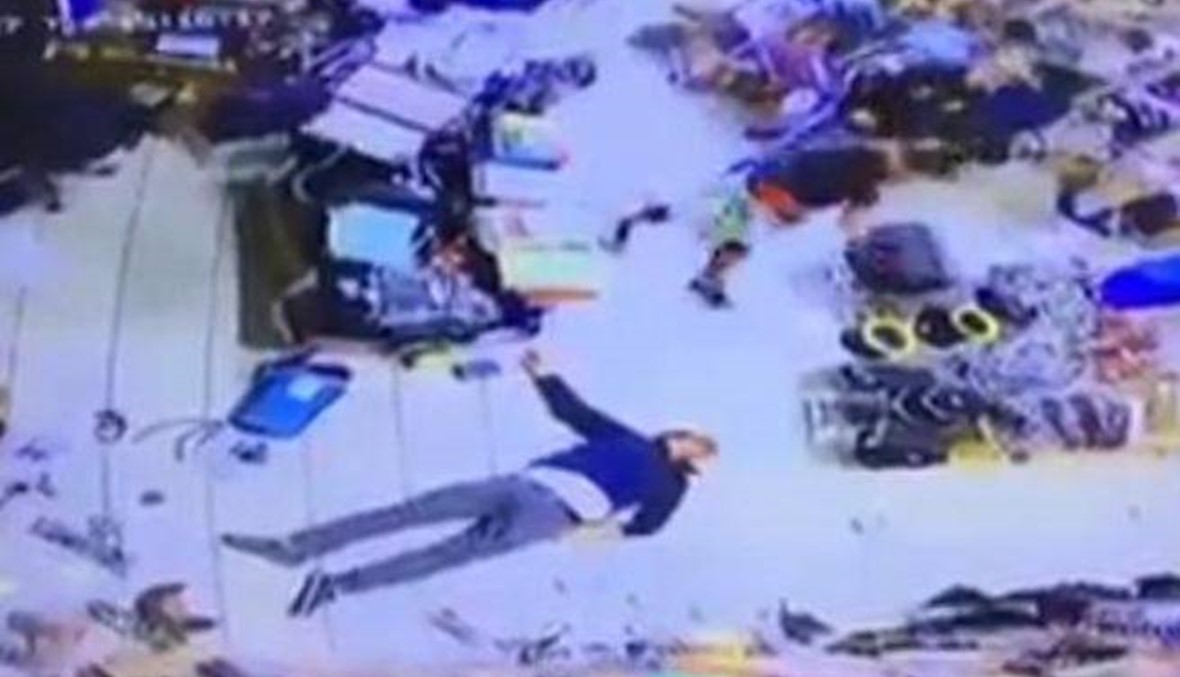 غضب في الشارع اعتداء على عامل مصري بمحل تجاري في الكويت فيديو النهار