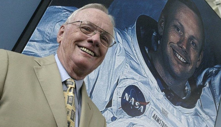 Exhibit of Neil Armstrong’s personal papers opens at Purdue | النهار