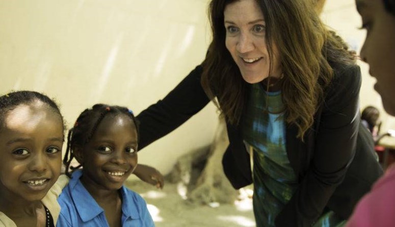 US Ambassador Dorothy Shea presents her credentials to President Aoun ...